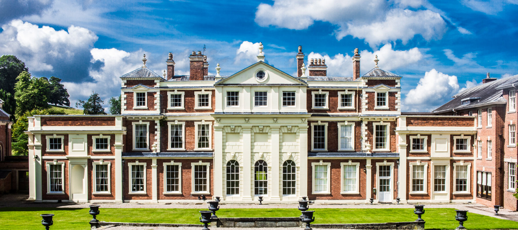 Wedding guide for the UK - Vows and Venues Magazine